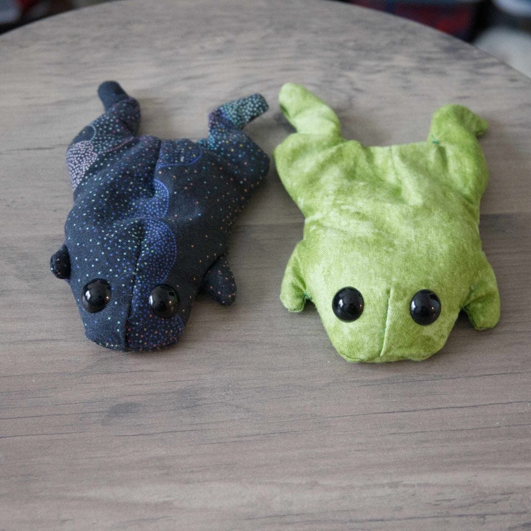 Mini Weighted Frog Plush by The Fox's Burrow – The Autistic Innovator